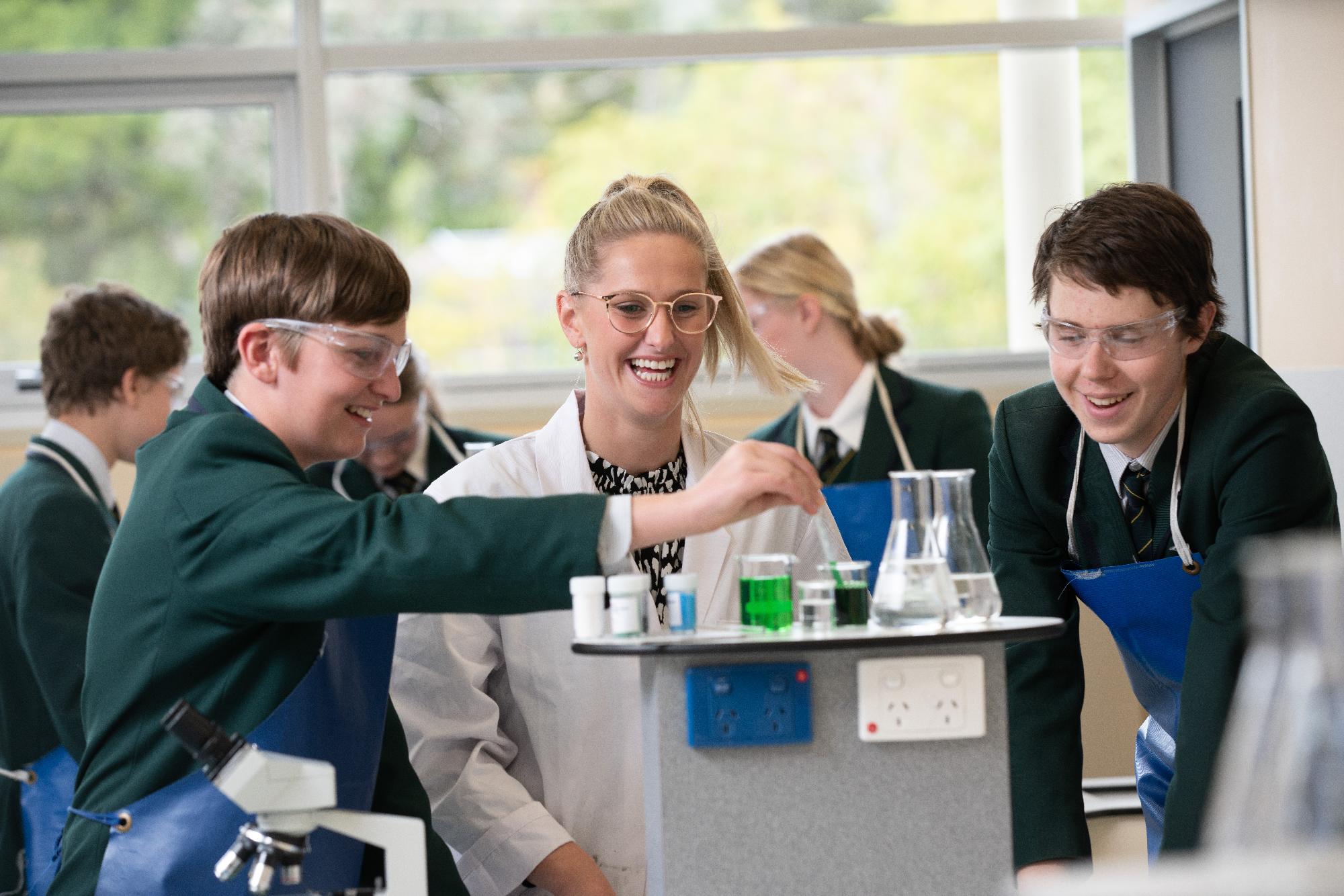 Mercedes College - CETA WORLDWIDE EDUCATION